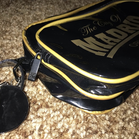 Robin Ruth | Bags | Robin Ruth City Of Madrid Cross Body Black Bag ...